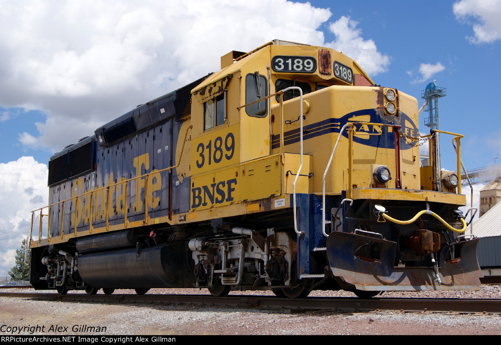 BNSF 3189 East - Looking Up Shot